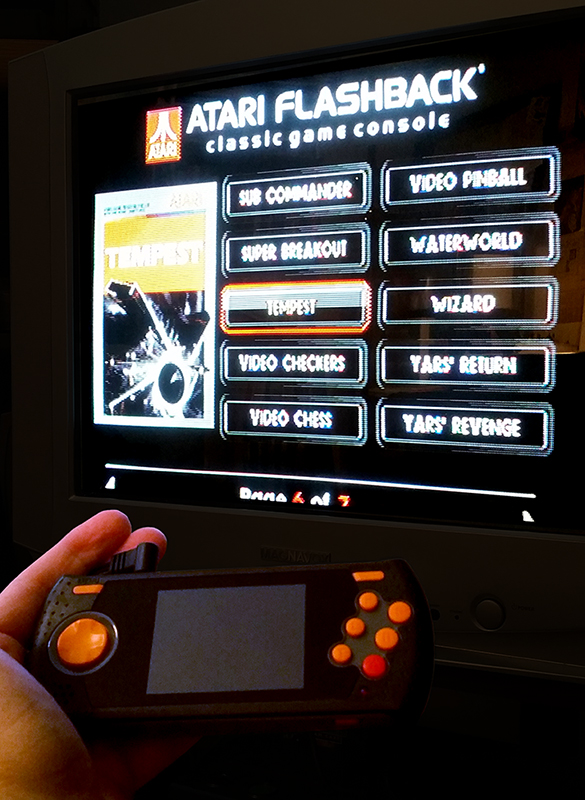 I have this thing: Atari Flashback Portable 2016 – Retro Game SuperHyper