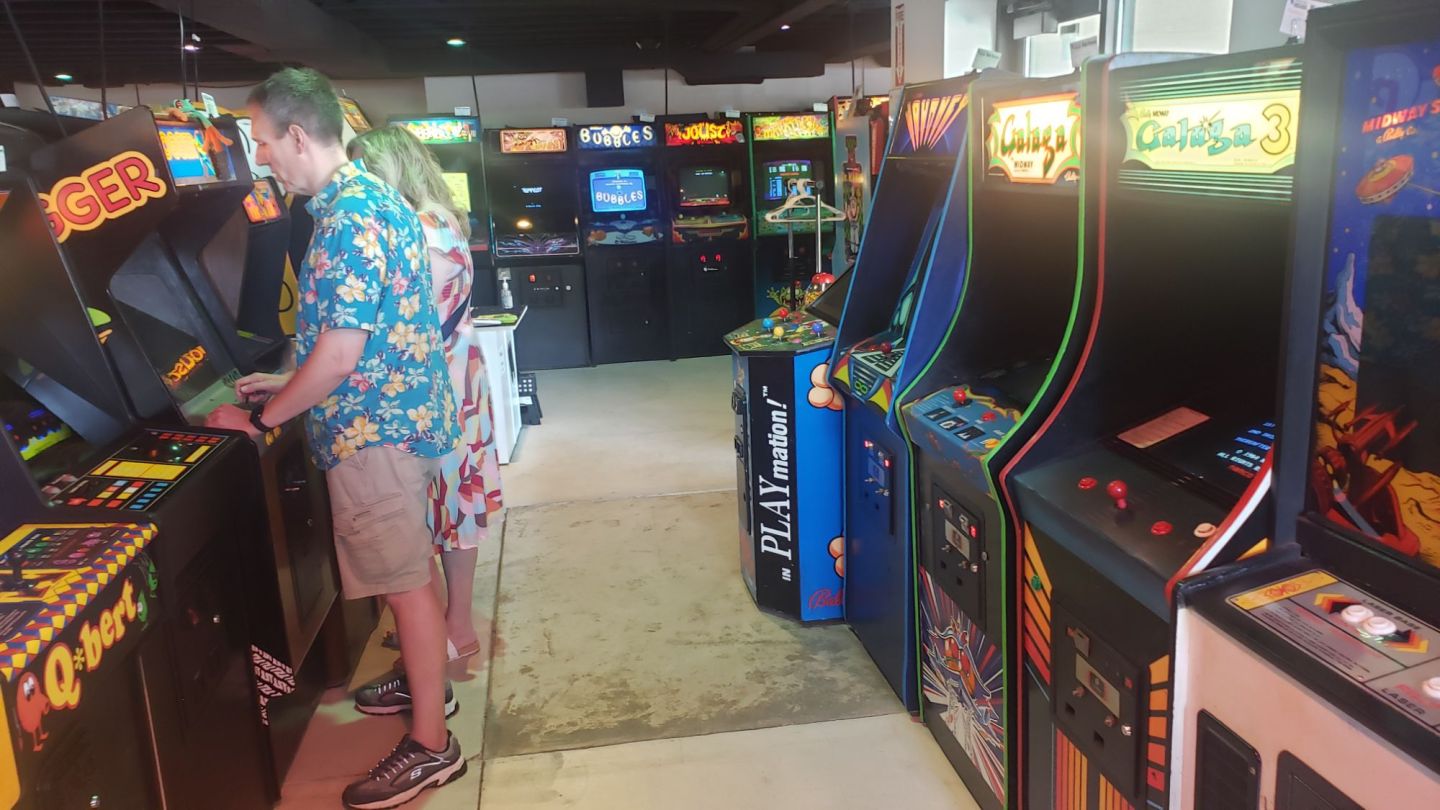 Arcade Visit: Vintage Vault, Mukwonago, WI – Retro Game SuperHyper