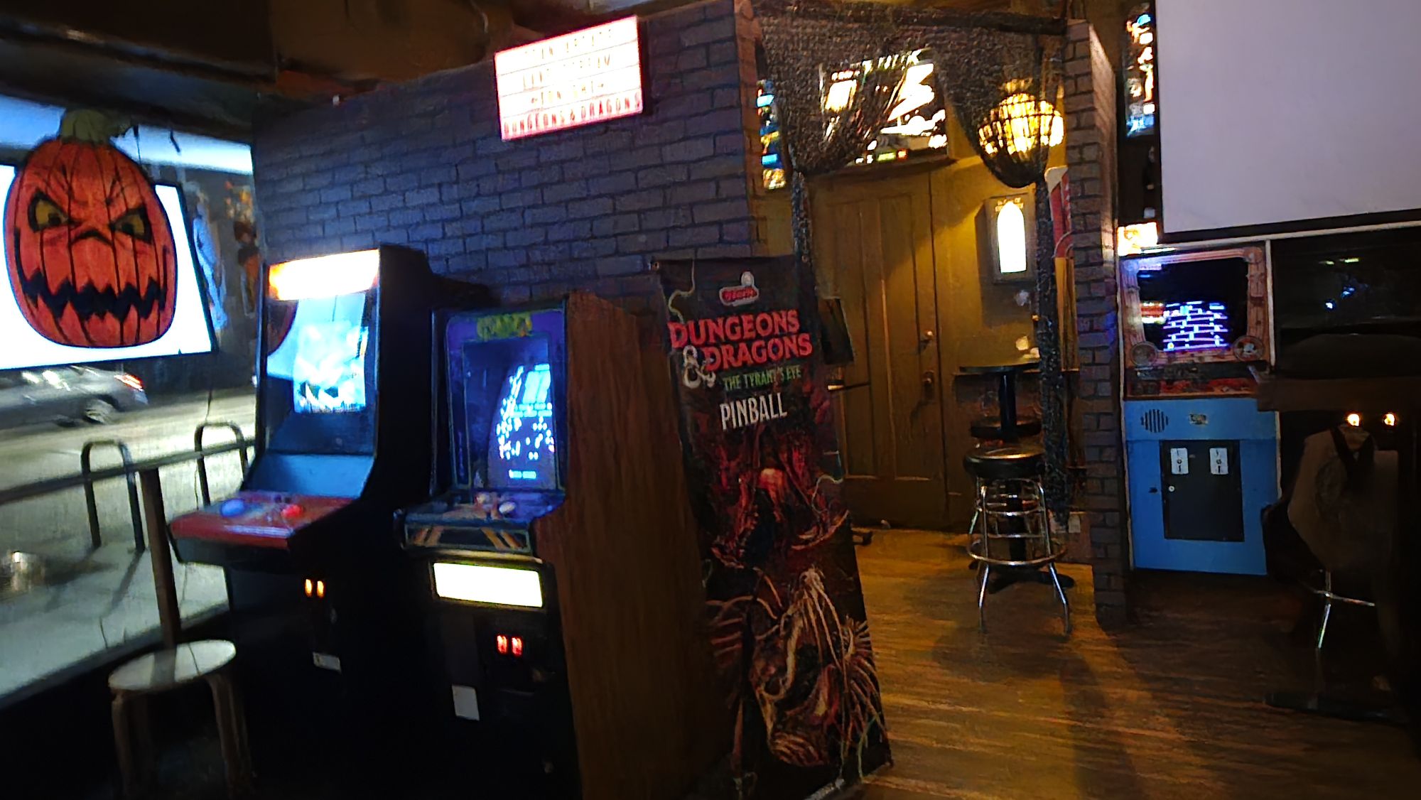 Arcade Visit: Logan Arcade, Chicago IL – Retro Game SuperHyper